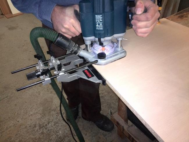 Hoe kan je hout frezen? De bovenfrees Bosch GOF 1250 LCE - Test ...